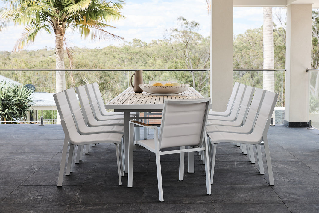 Extendable Outdoor Dining Tables | Woodbury Furniture